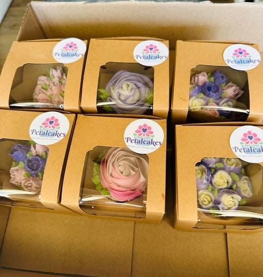Single Flower Cupcake | Petalcakes